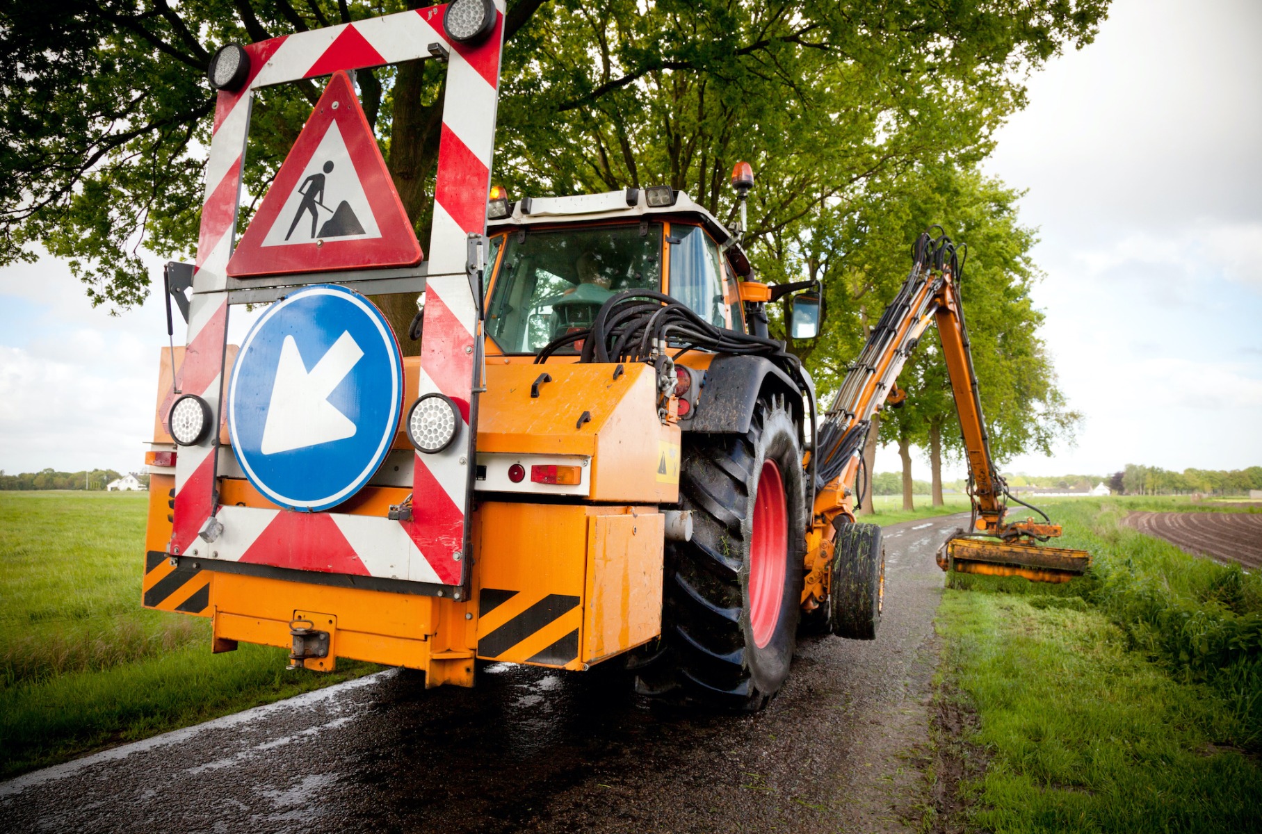 Using a Tree Work Ahead Sign to Protect Pedestrians and Drivers in Work ...